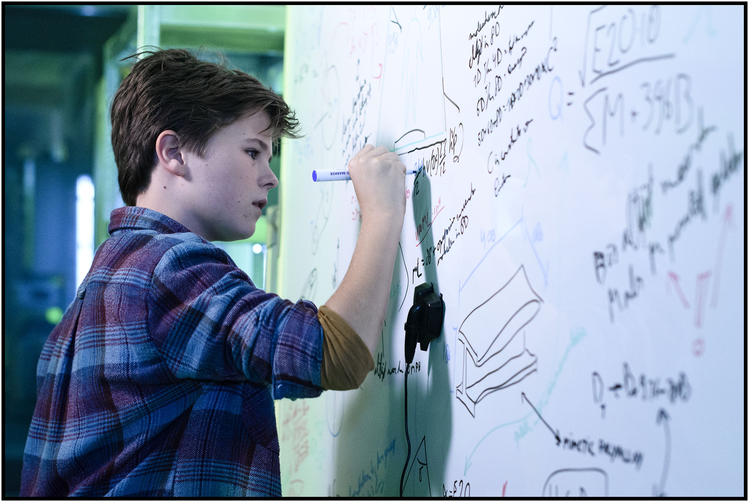 The Smart Family (2017) - Incredible Film